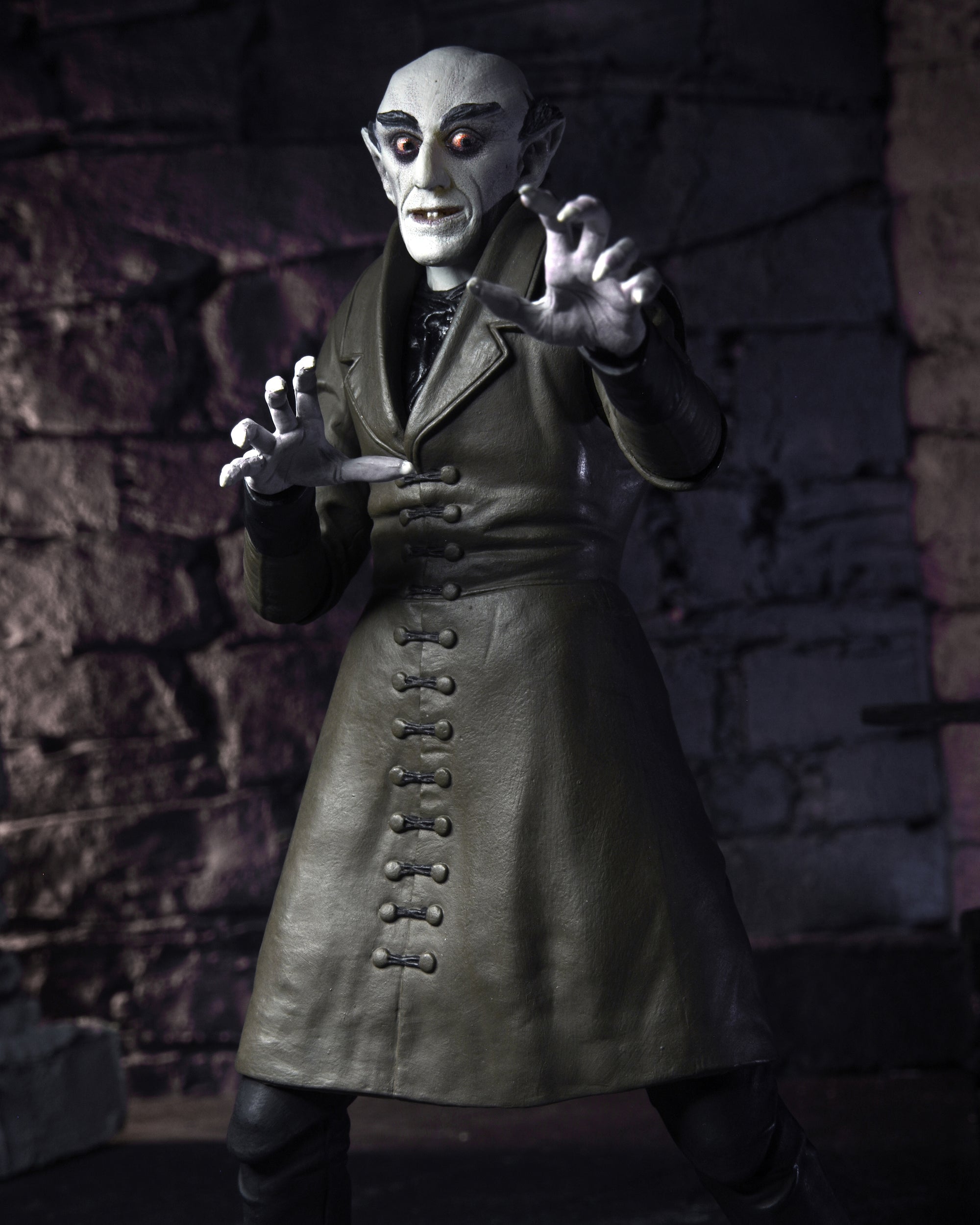 Nosferatu - Ultimate Count Orlok 7” Scale Action Figure (Color) – NECA