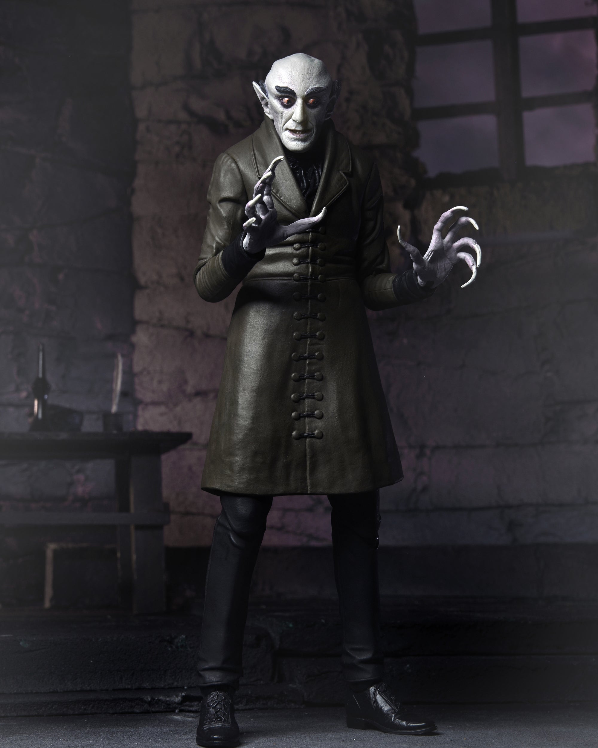 Nosferatu - Ultimate Count Orlok 7” Scale Action Figure (Color) – NECA