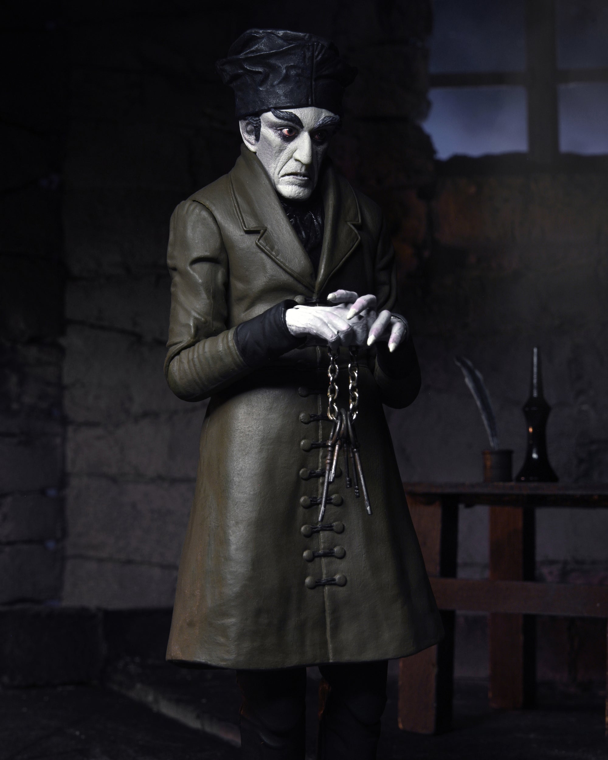 Nosferatu - Ultimate Count Orlok 7” Scale Action Figure (Color) – NECA