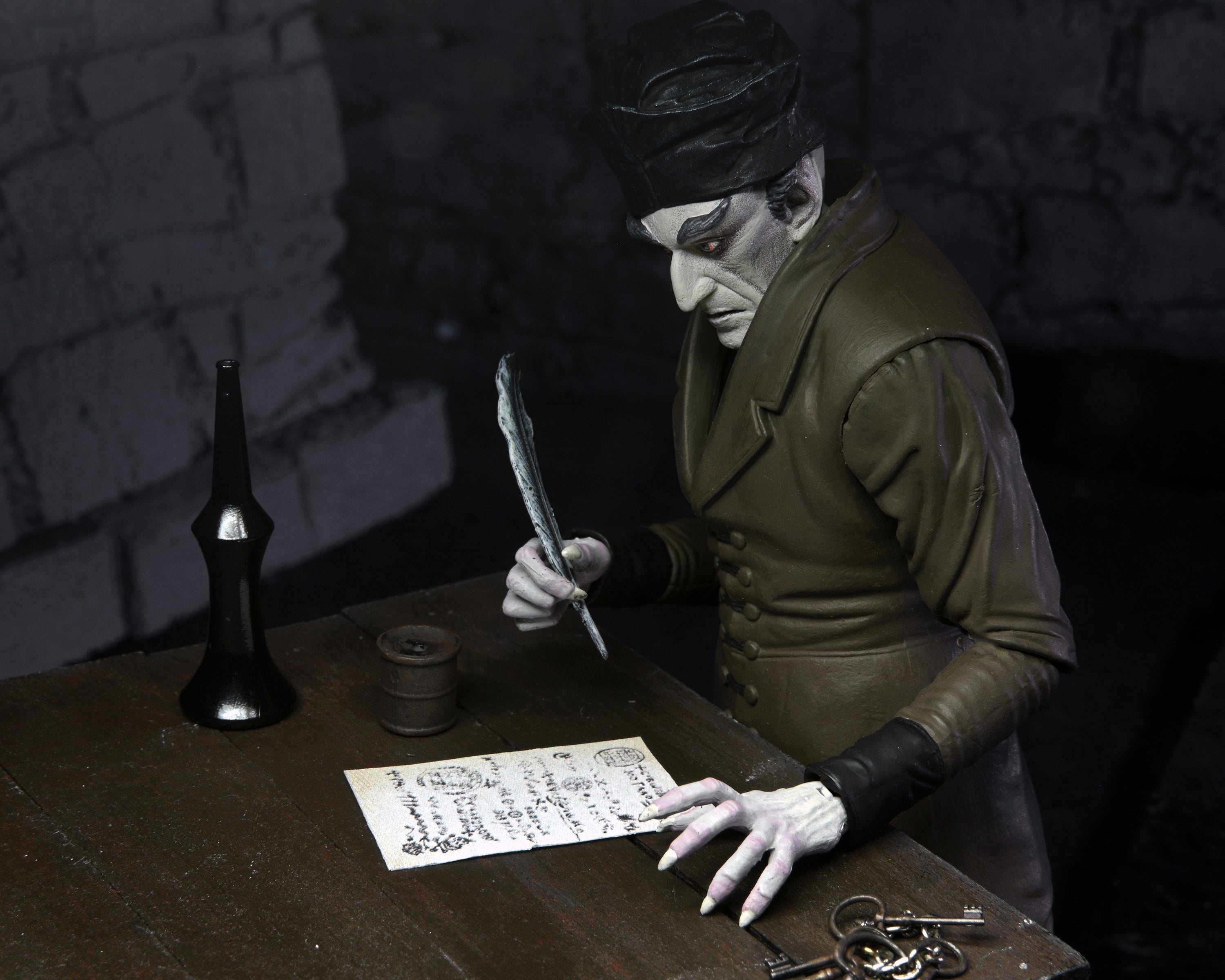 Nosferatu - Ultimate Count Orlok 7” Scale Action Figure (Color) – NECA