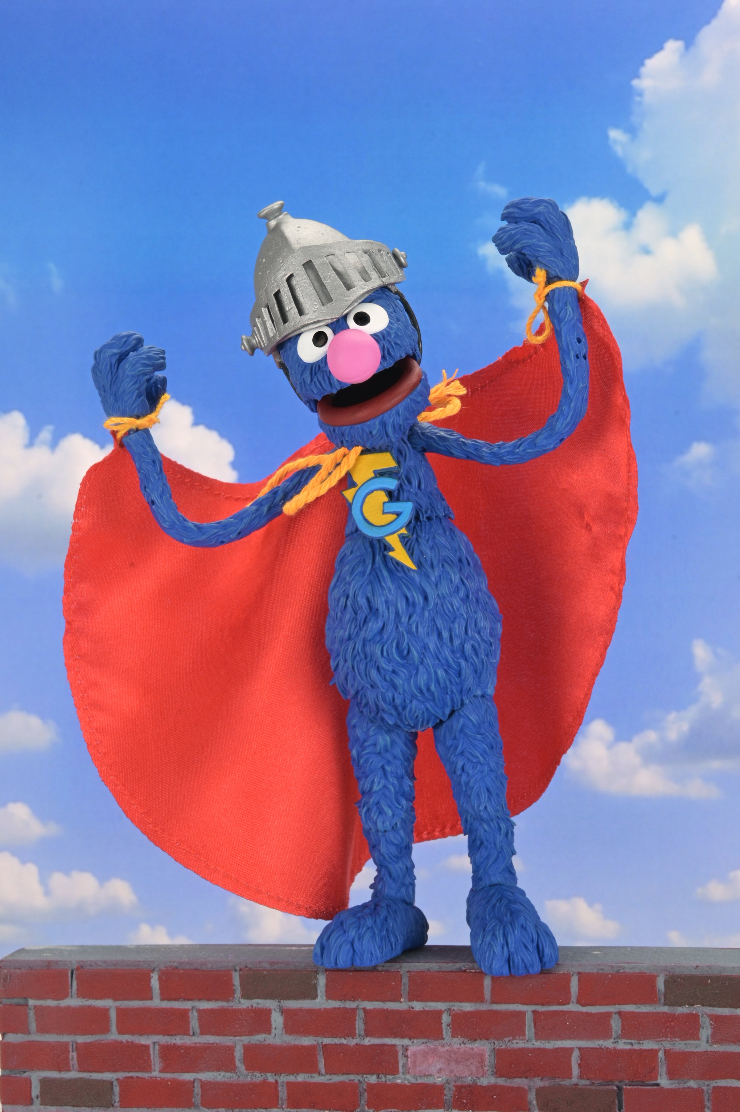 Sesame Street - Ultimate Super Grover 7" Scale Action Figure – NECA