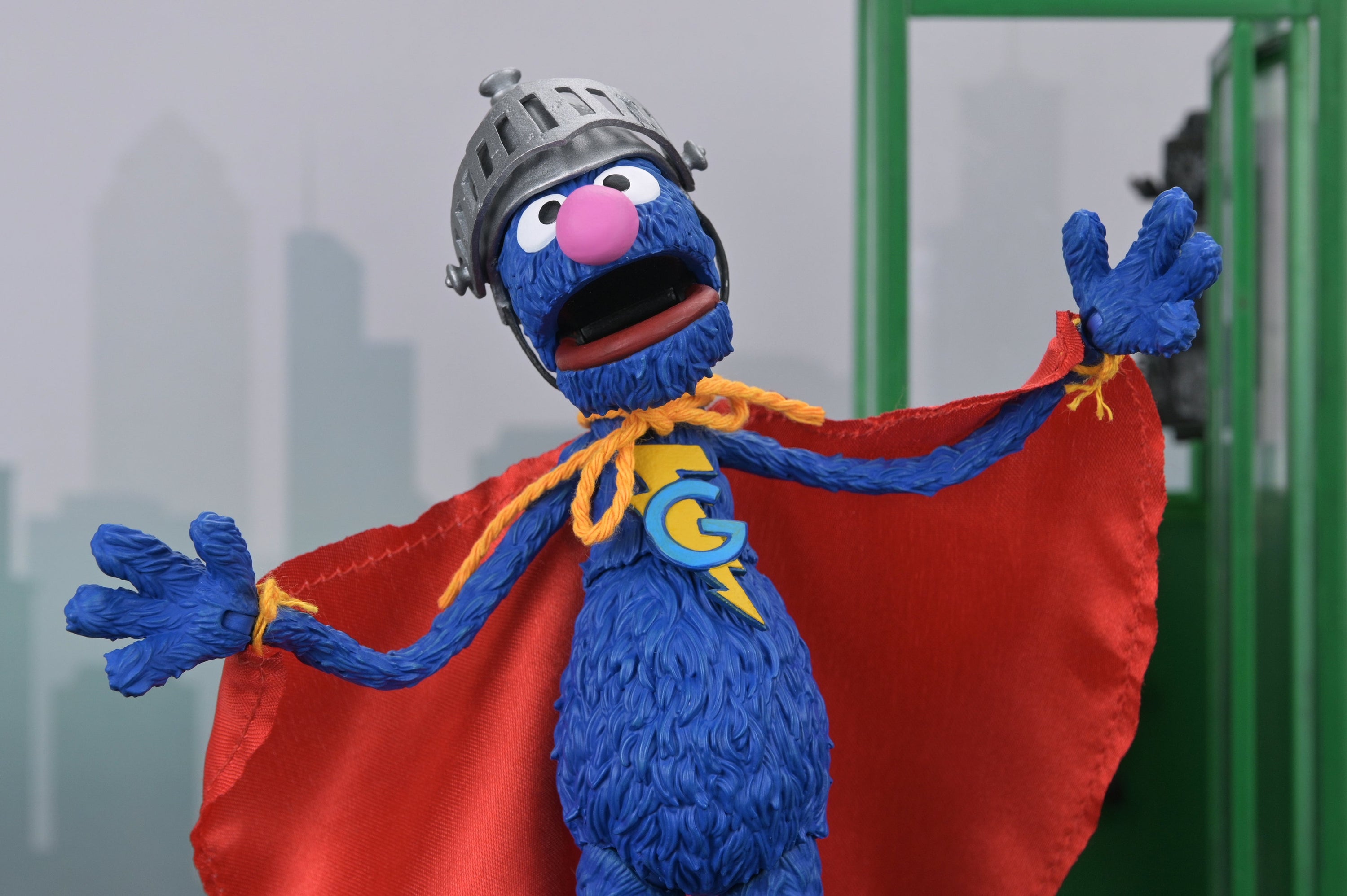 Sesame Street - Ultimate Super Grover 7" Scale Action Figure – NECA