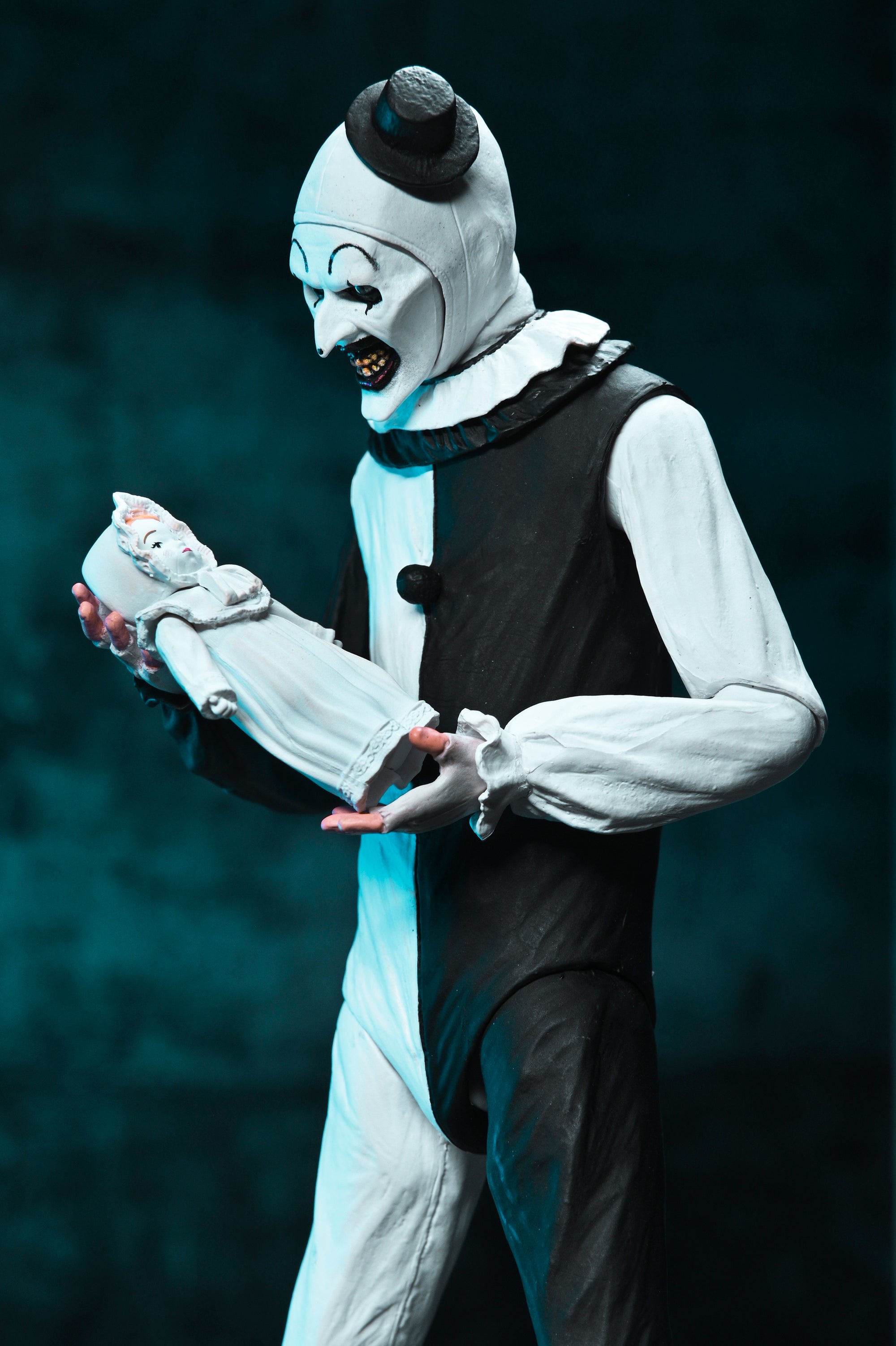 Terrifier - Ultimate Art the Clown 7" Scale Action Figure (PRE-ORDER ...