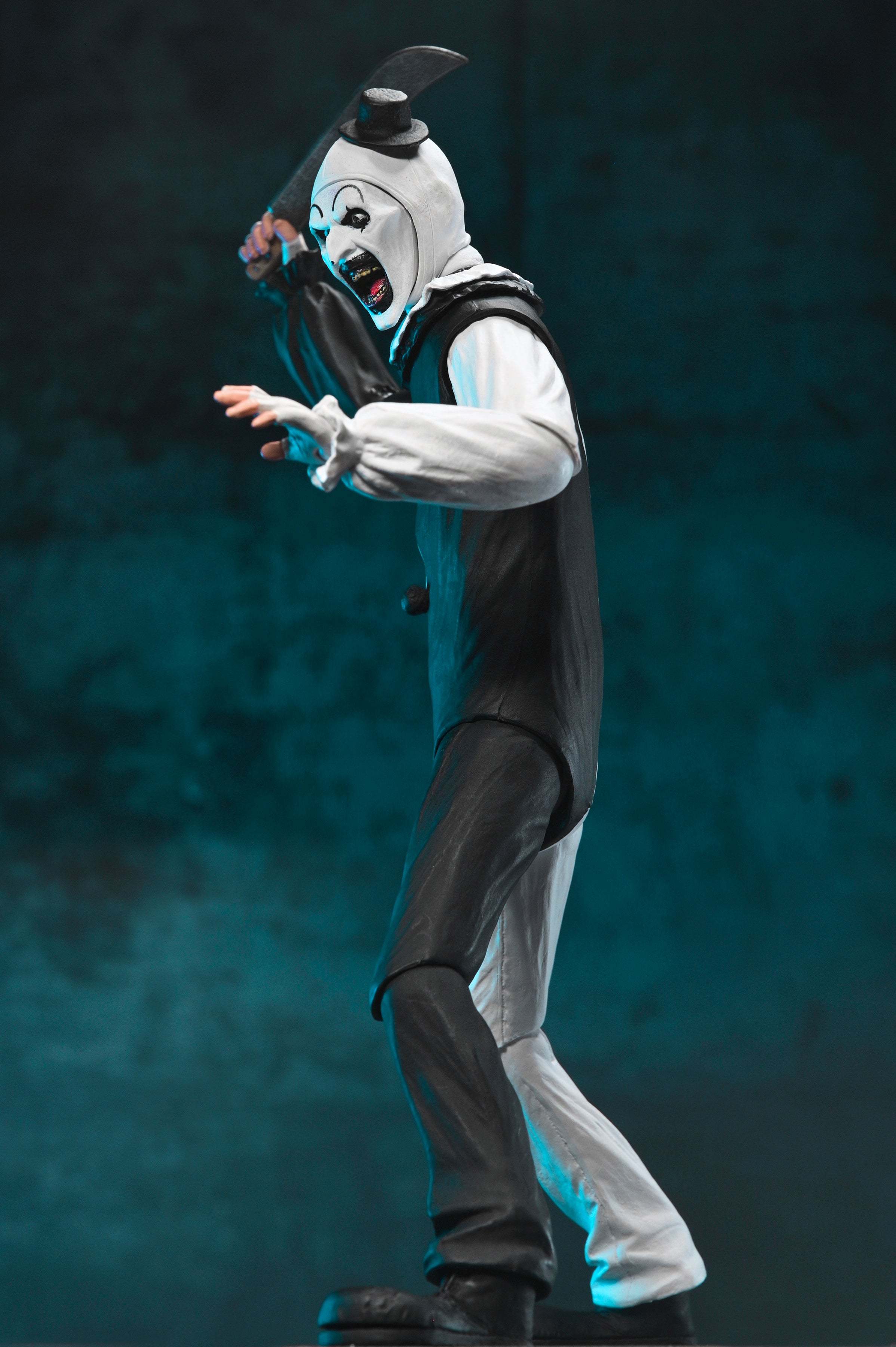 Terrifier - Ultimate Art the Clown 7" Scale Action Figure – NECA