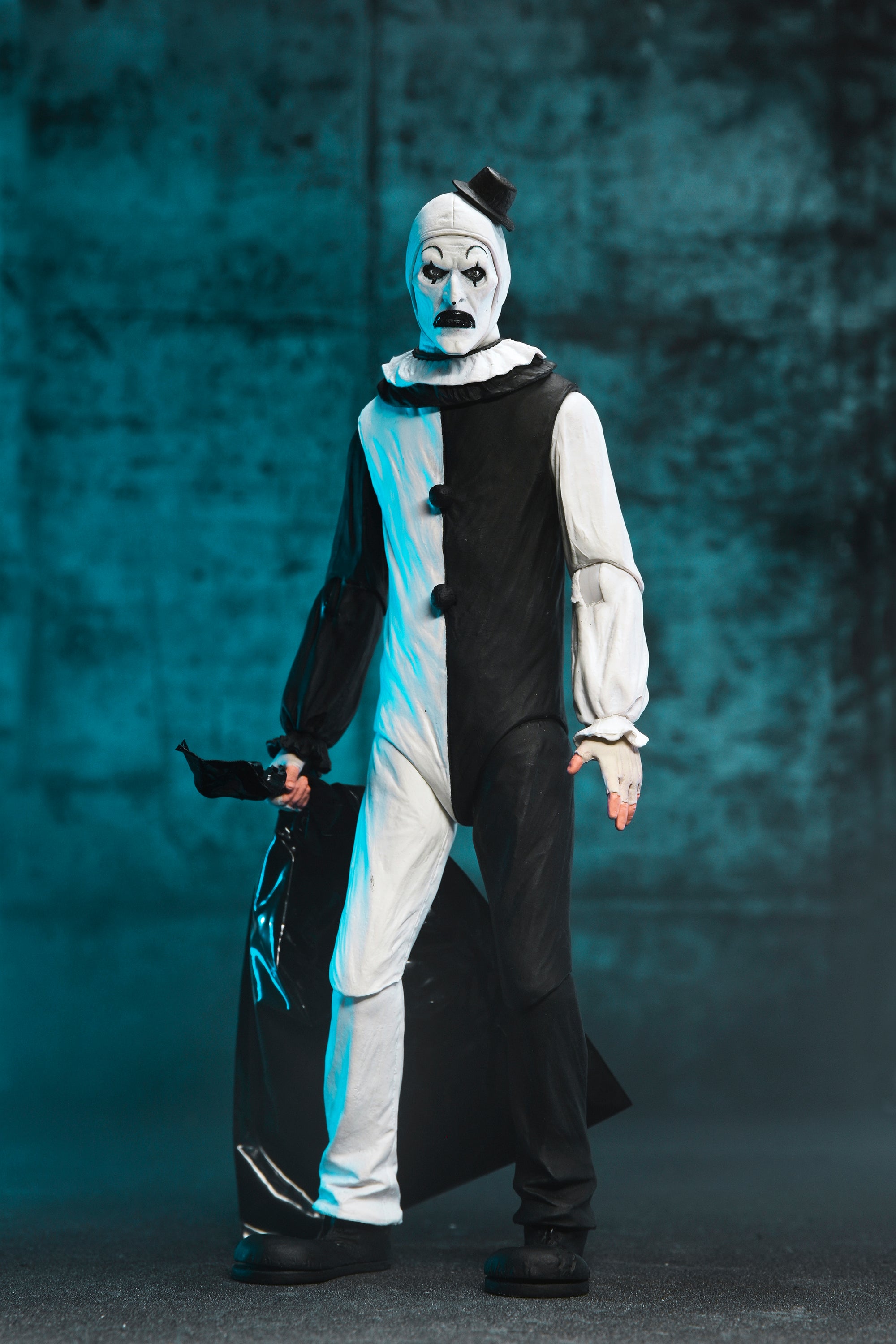 Terrifier - Ultimate Art the Clown 7" Scale Action Figure (PRE-ORDER ...
