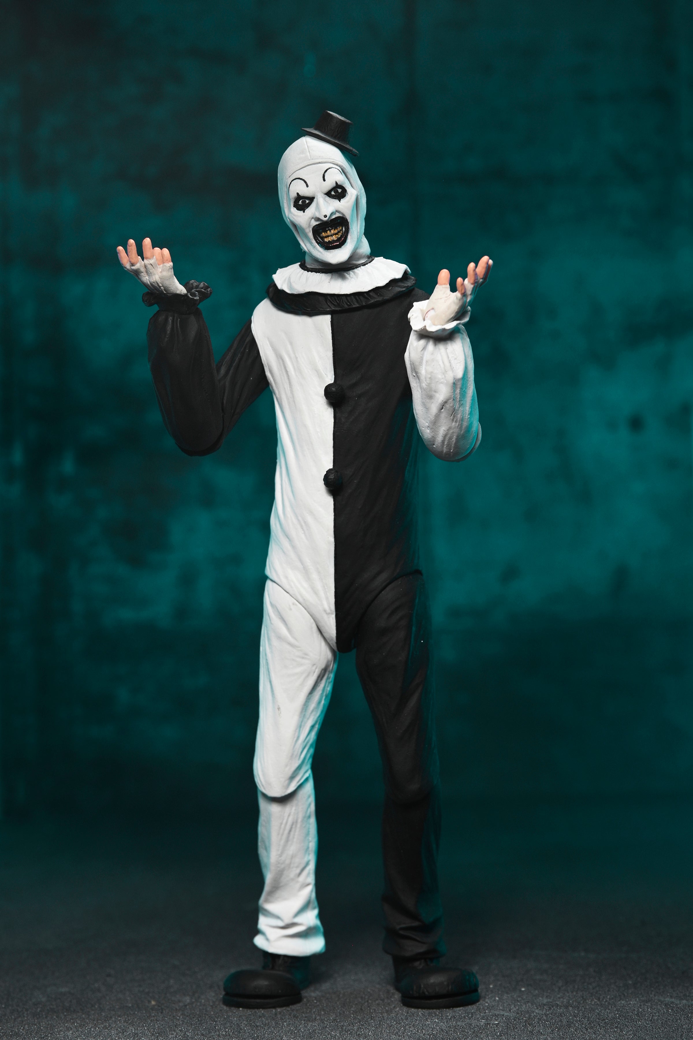Terrifier - Ultimate Art the Clown 7" Scale Action Figure – NECA