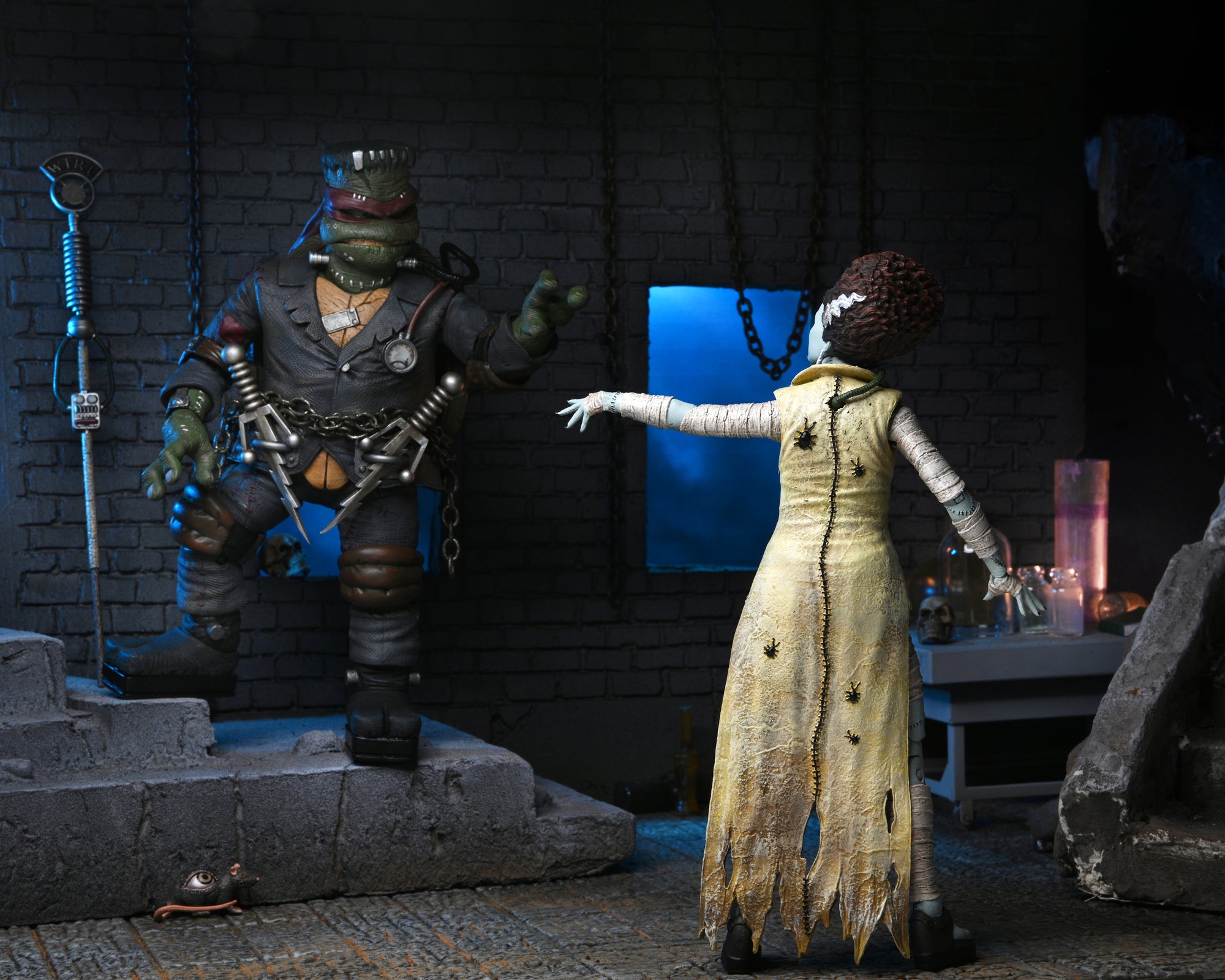 Universal Monsters x Teenage Mutant Ninja Turtles - April as The Bride ...