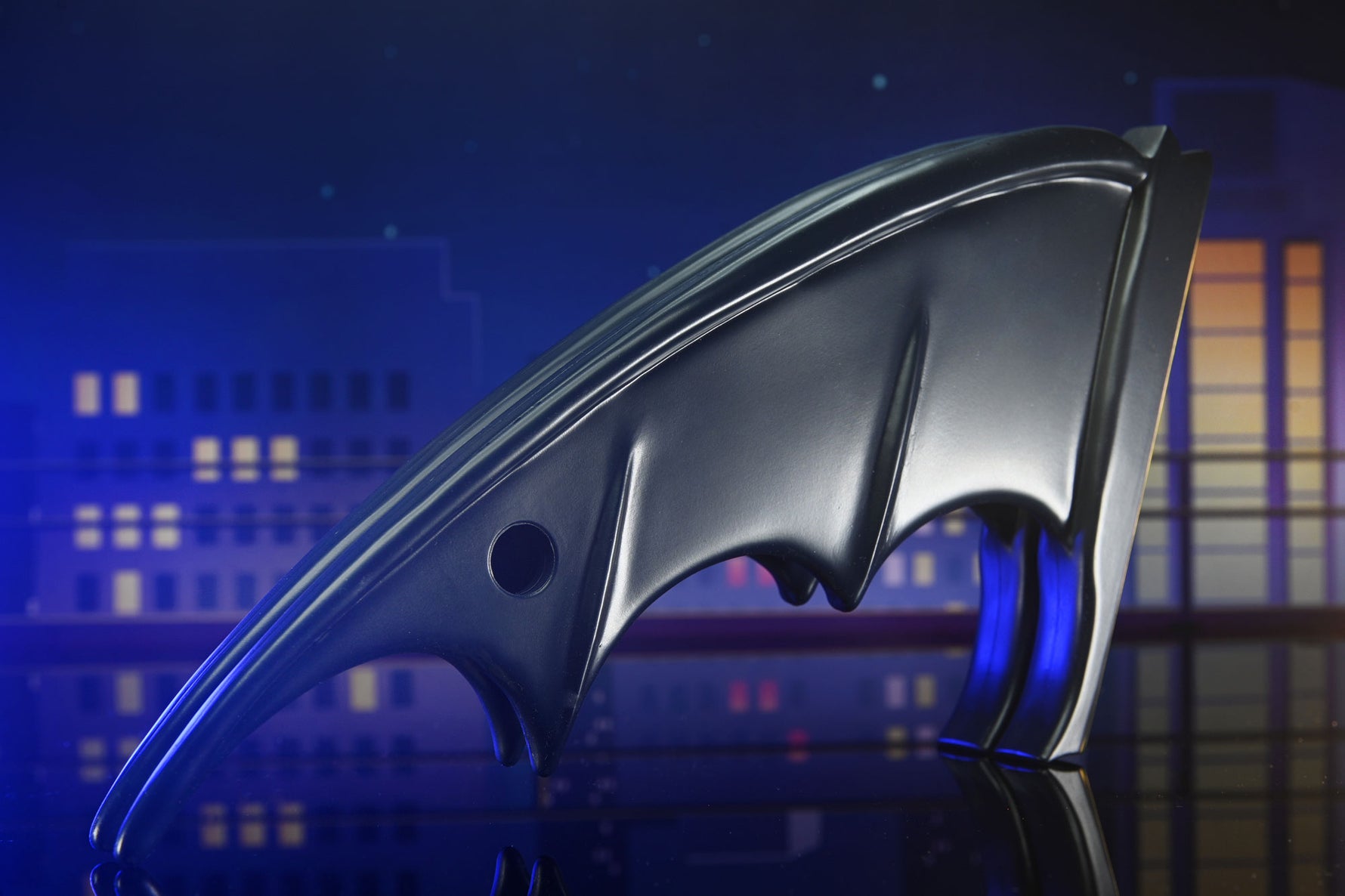 Batman (1966 TV) – Prop Replica – Batman’s Batarang – NECA