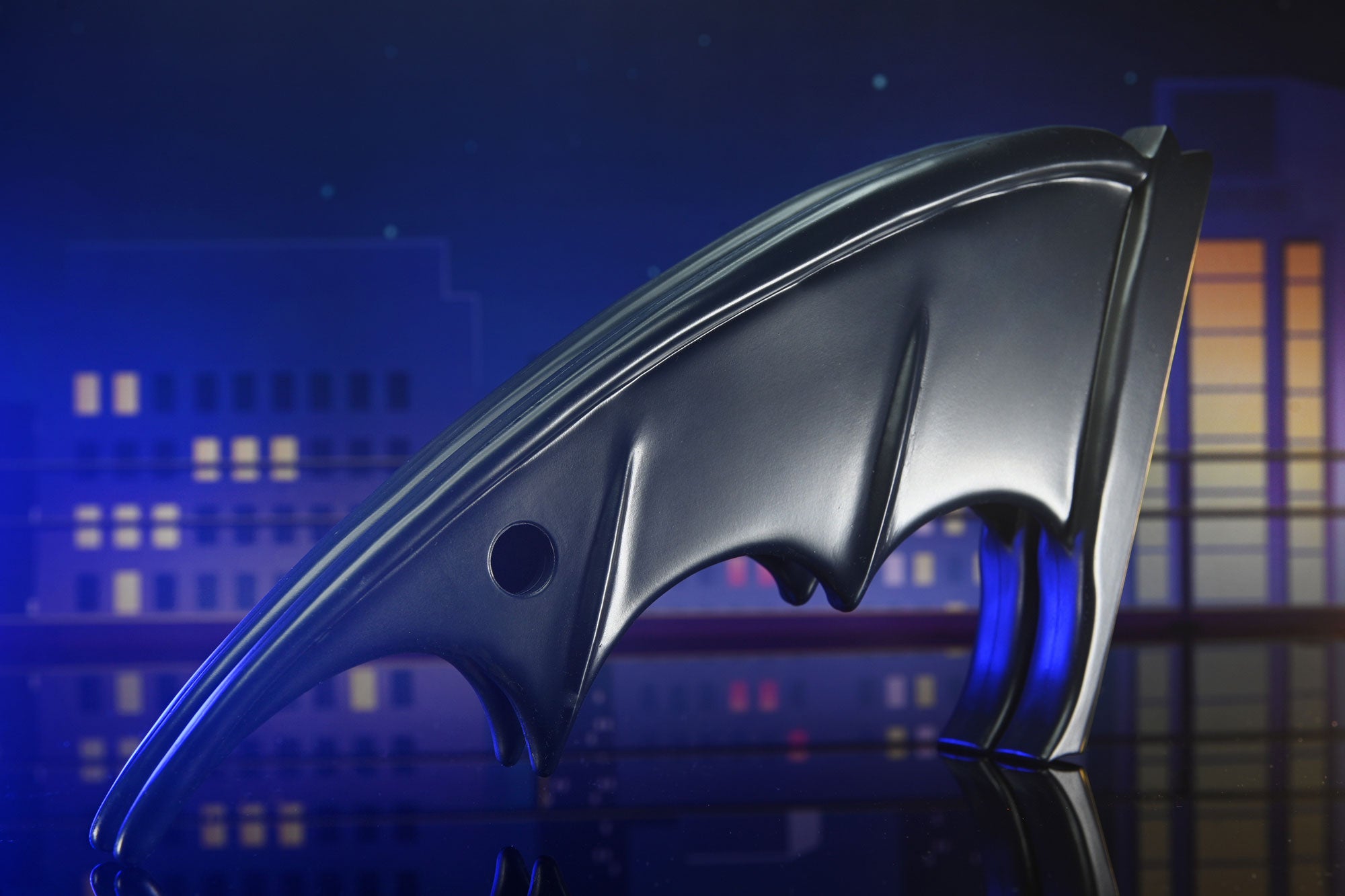 Batman (1966 TV) – Prop Replica – Batman’s Batarang – NECA