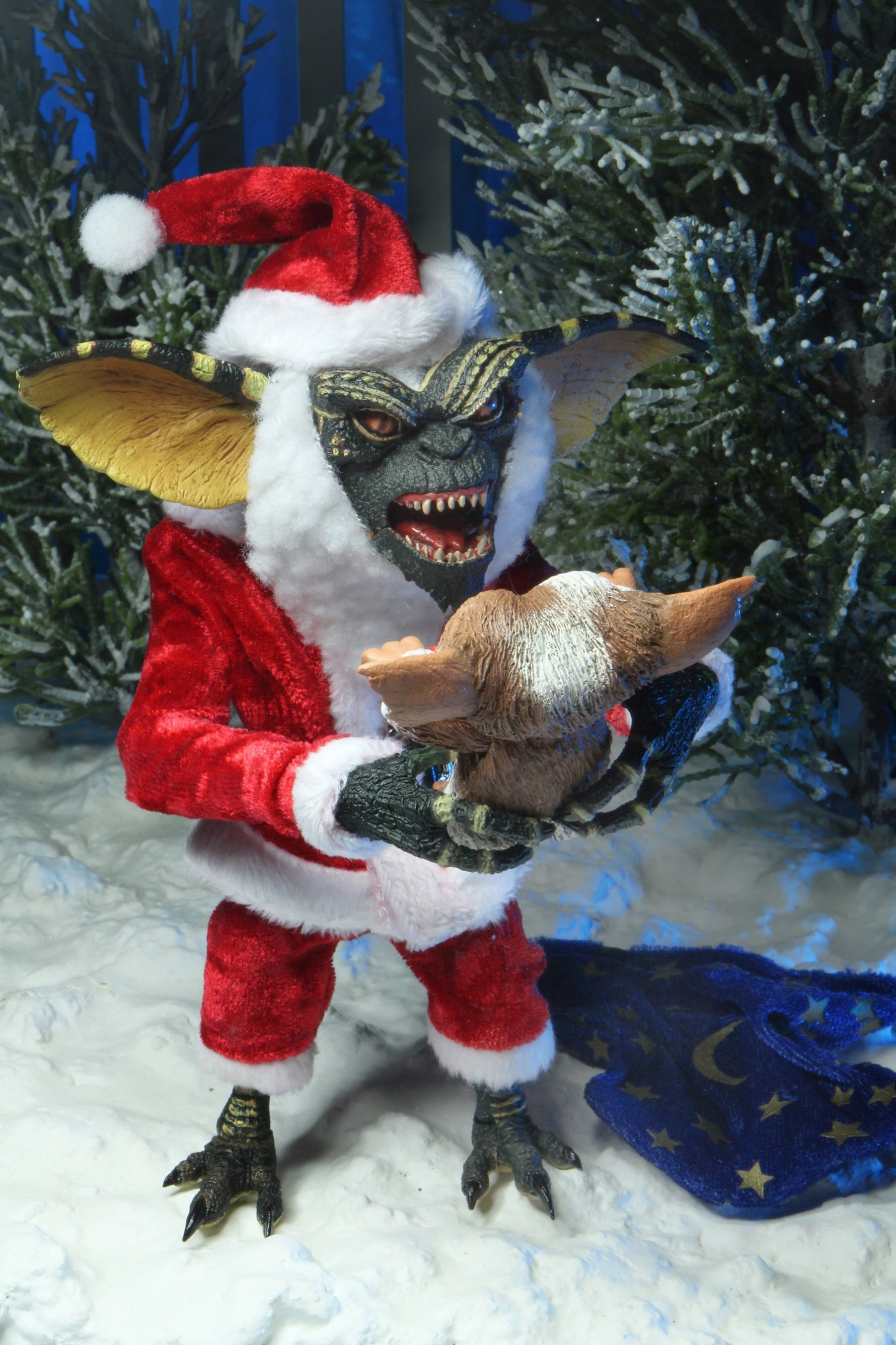 Gremlins - Santa Stripe & Gizmo 7" Scale Action Figure – NECA