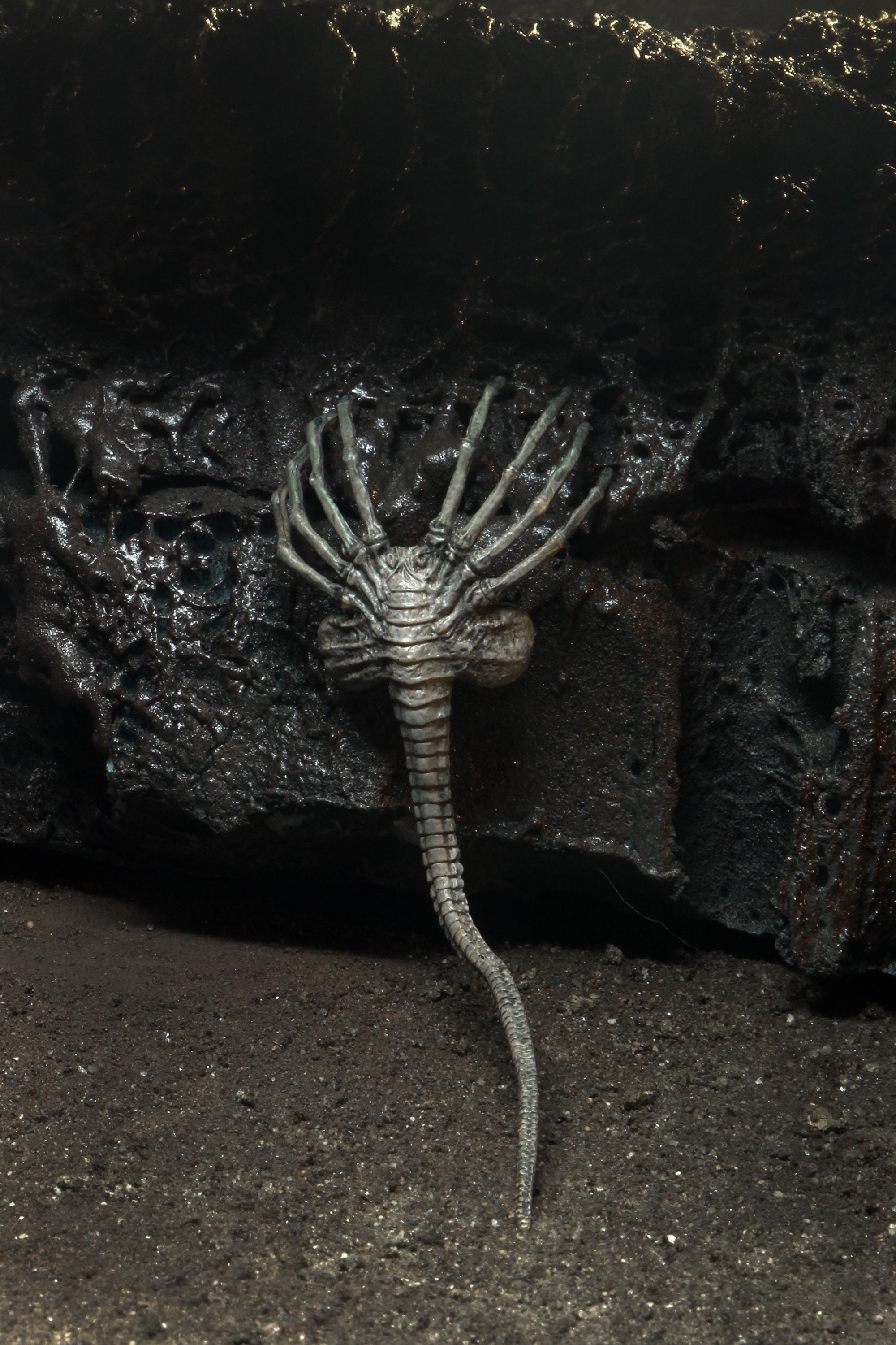 Alien - 40th Anniversary Asst 4 Giger-inspired Alien 7” Scale Action F ...