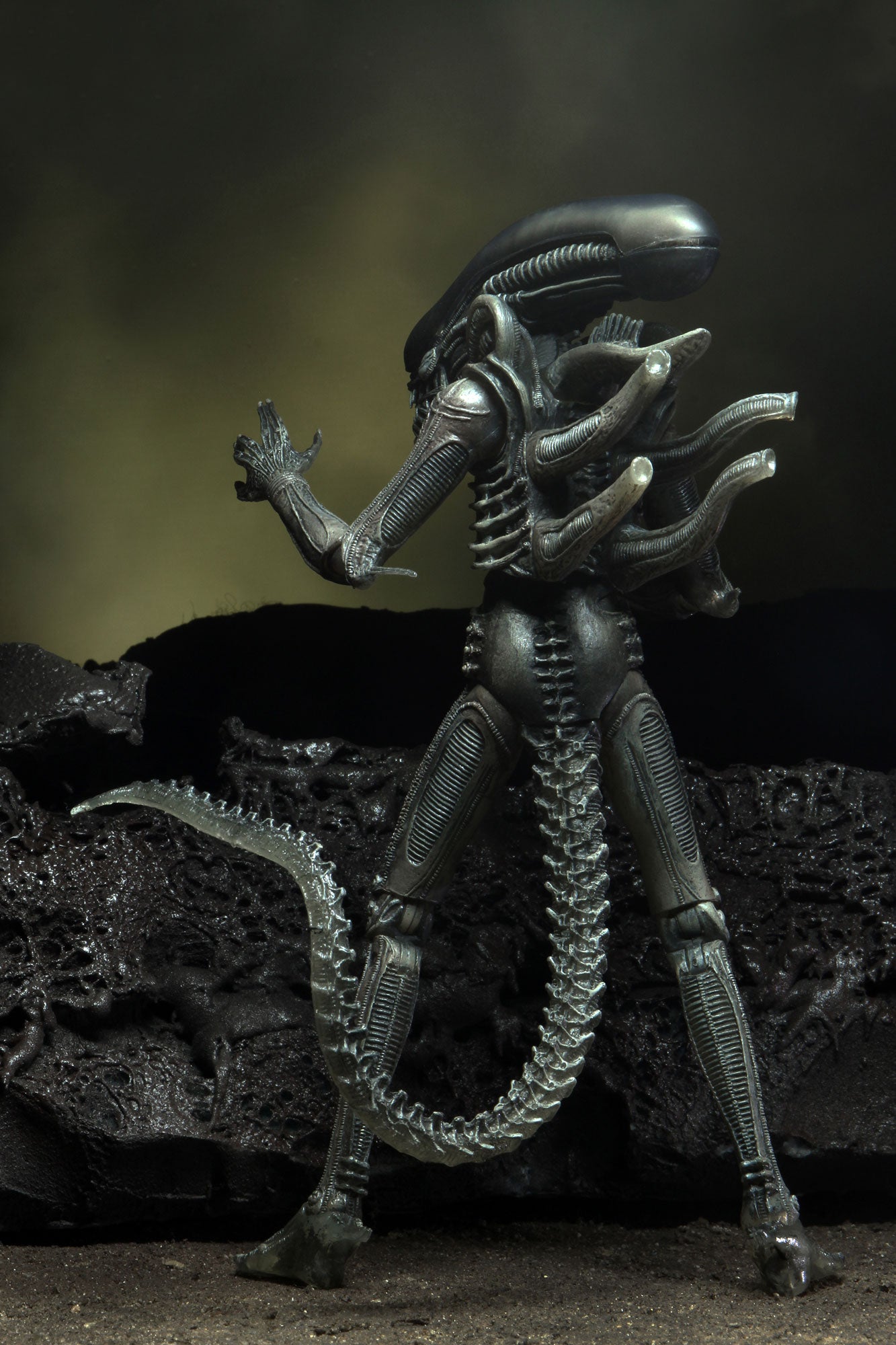 Alien - 40th Anniversary Asst 4 Giger-inspired Alien 7” Scale Action F ...