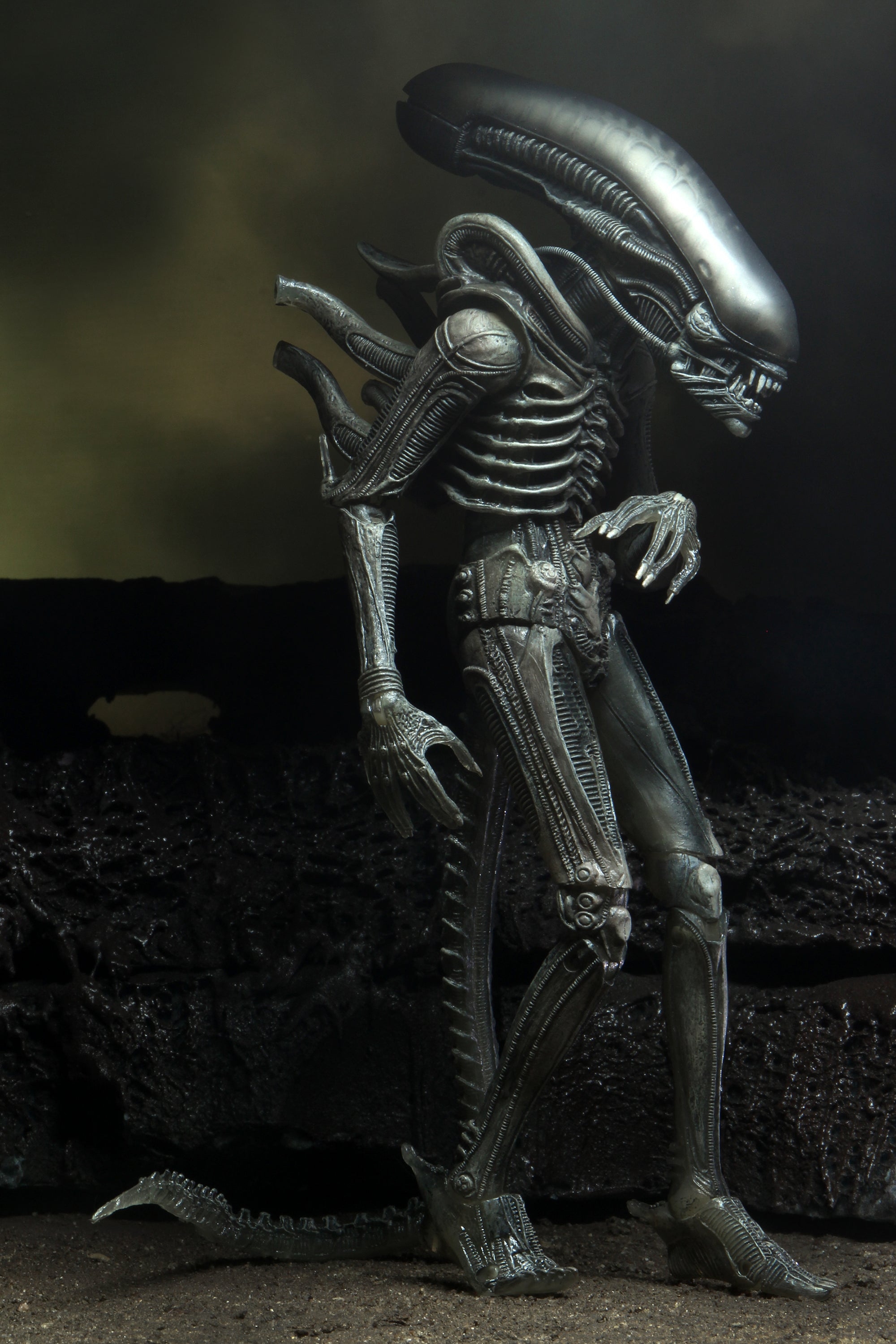 Alien - 40th Anniversary Asst 4 Giger-inspired Alien 7” Scale Action F ...