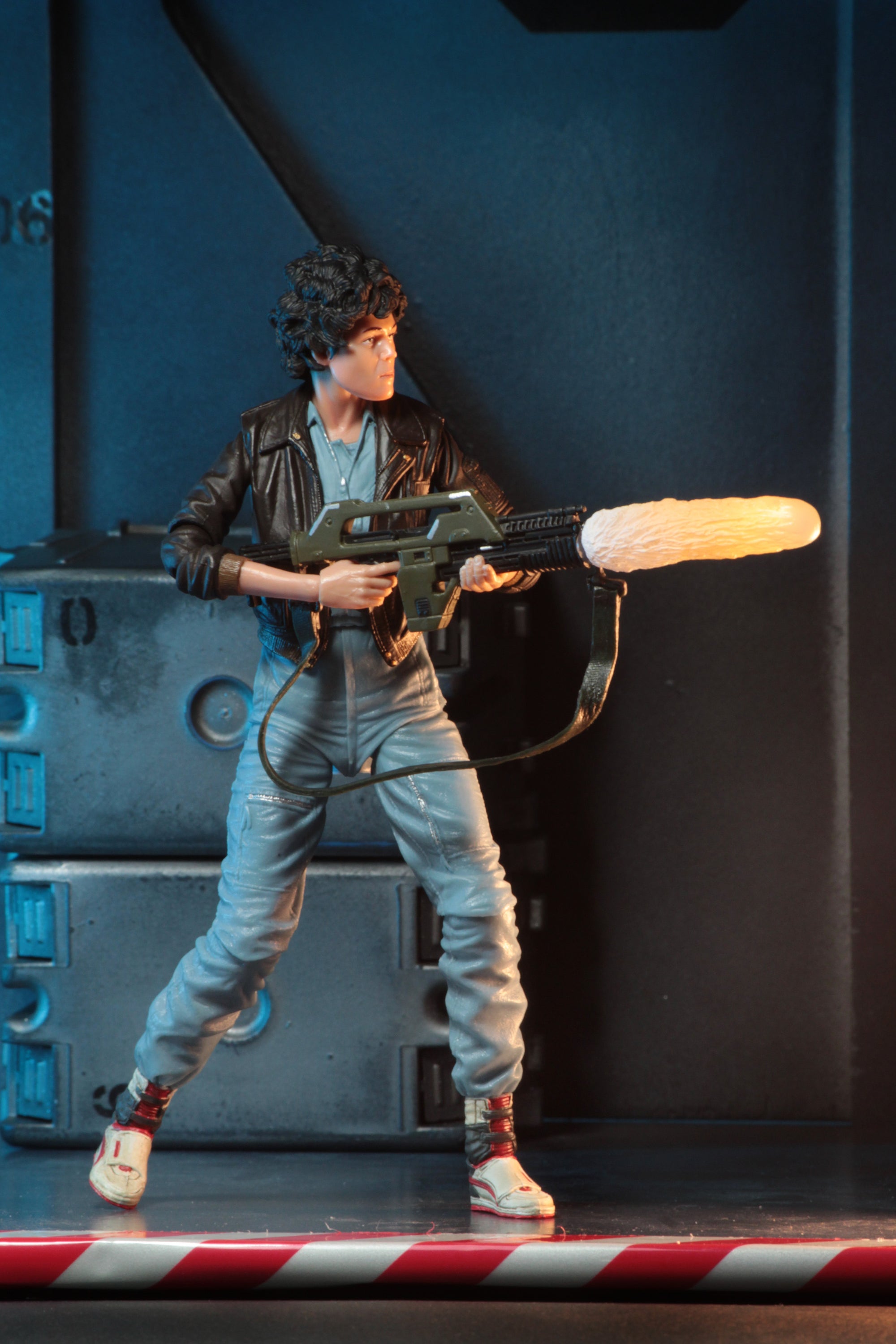 Aliens - Series 12 - Ripley 7" Scale Action Figure (Bomber Jacket Vers ...