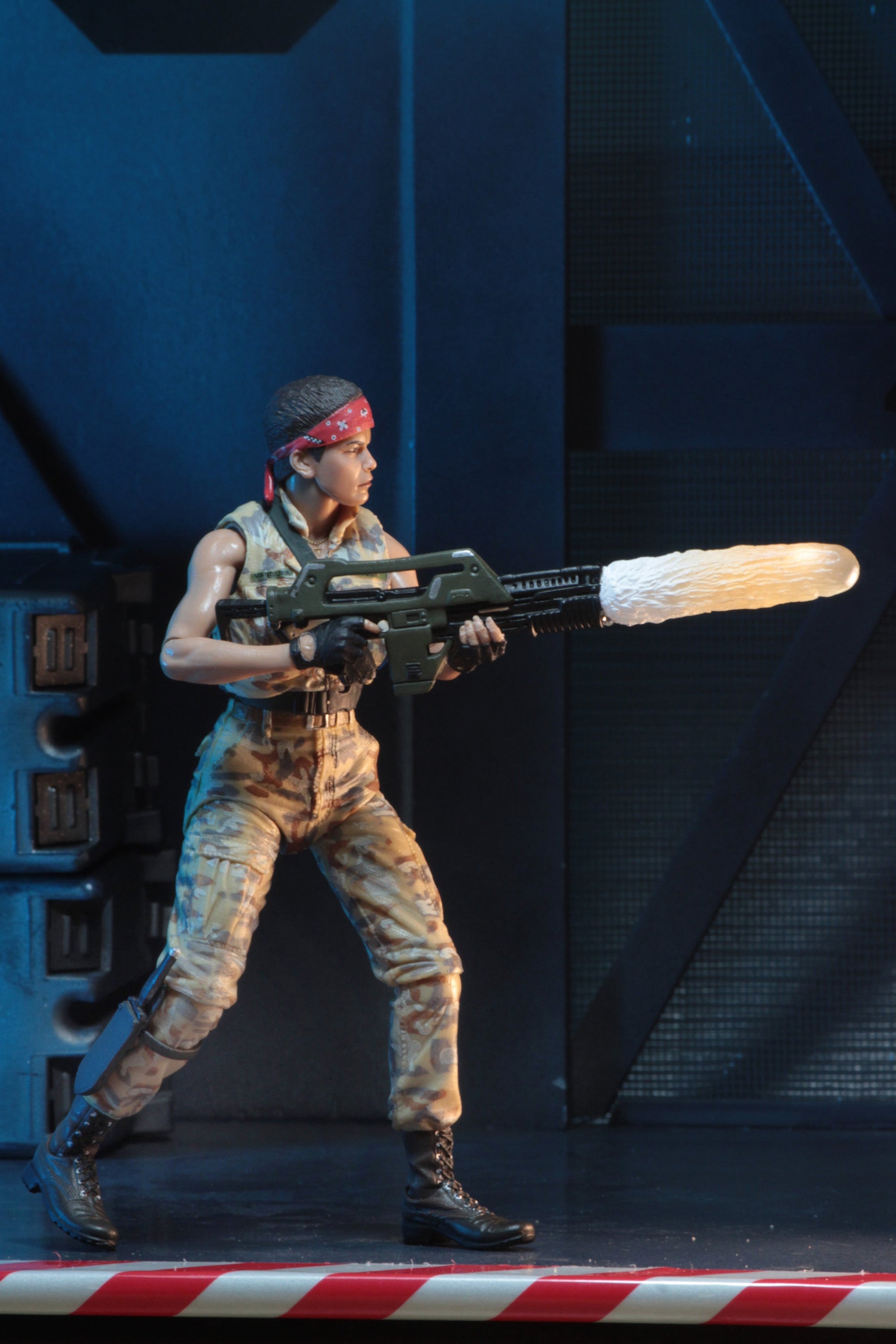Aliens - Series 12 - Vasquez 7" Scale Action Figure (BDUs) – NECA