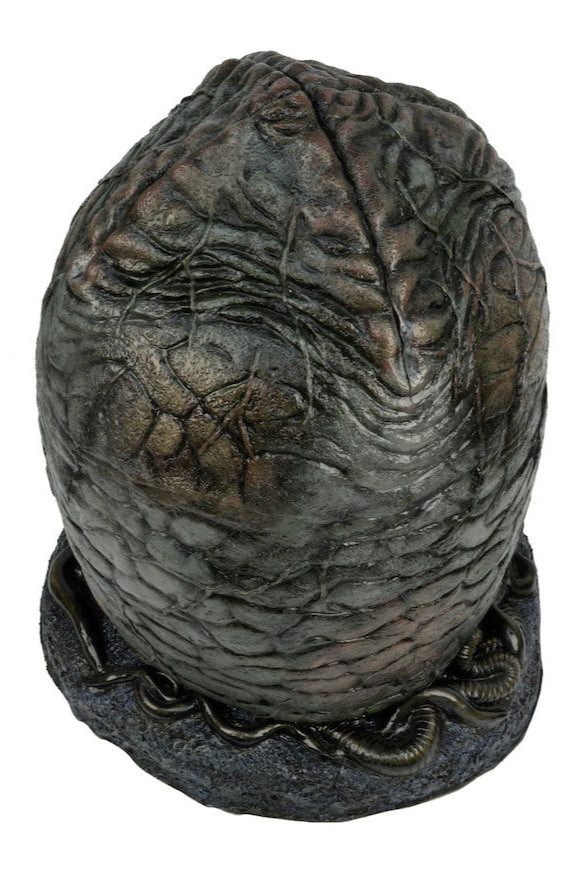 Aliens - Xenomorph Egg Life-Size Replica with LED Lights – NECA